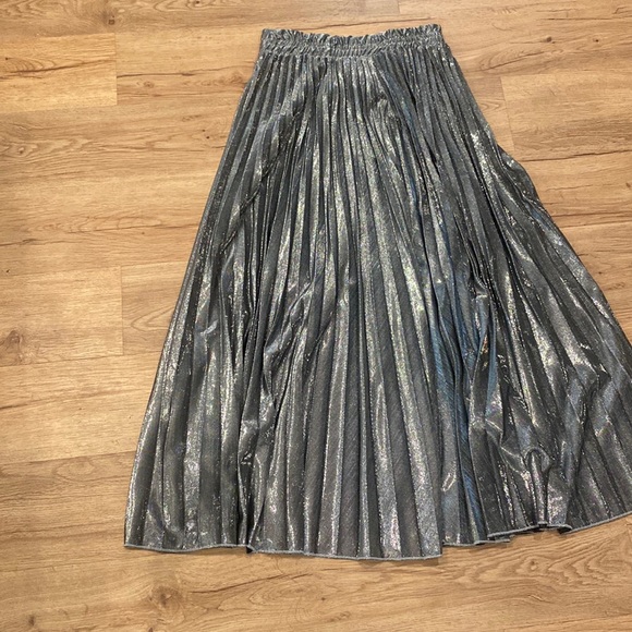 Z & I | Skirts | Pleated Silver Z I Skirt | Poshmark
